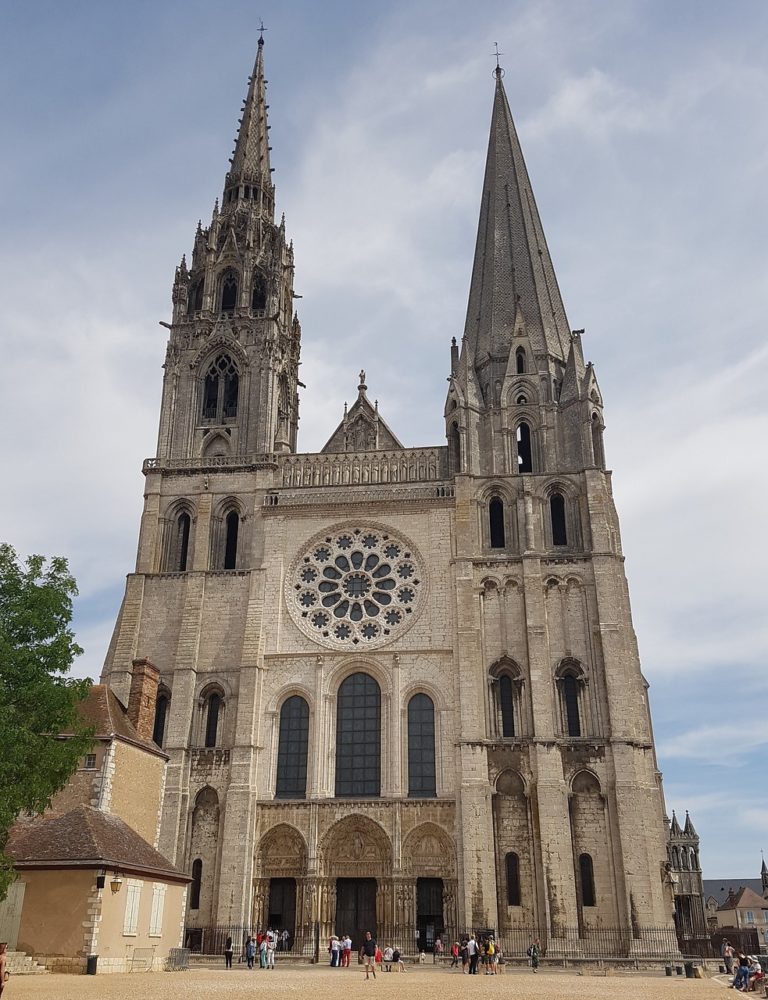 La Cathédrale de Chartres : Symbole de la Géobiologie - Formation Géobiologie